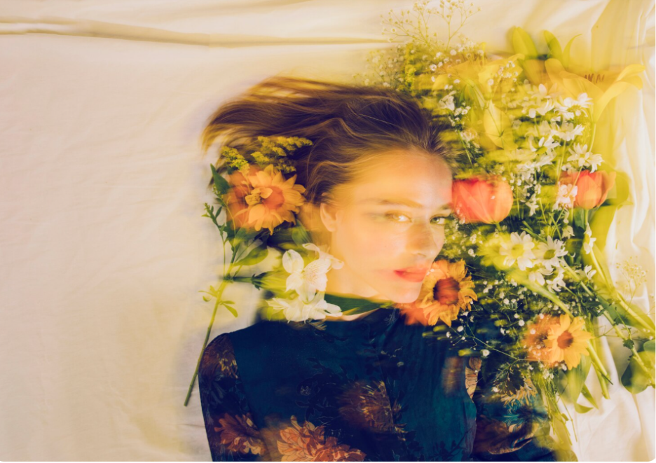 How Lenticular Photos Create Depth And Motion Effects